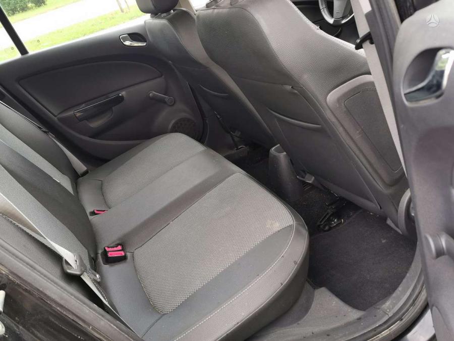 Black Opel Corsa 2008 in Vilnius, with an engine capacity of 1.69 L and mileage of 266 thousand km for 800 €, photo 17 on AUTOMOTO.COM.LV