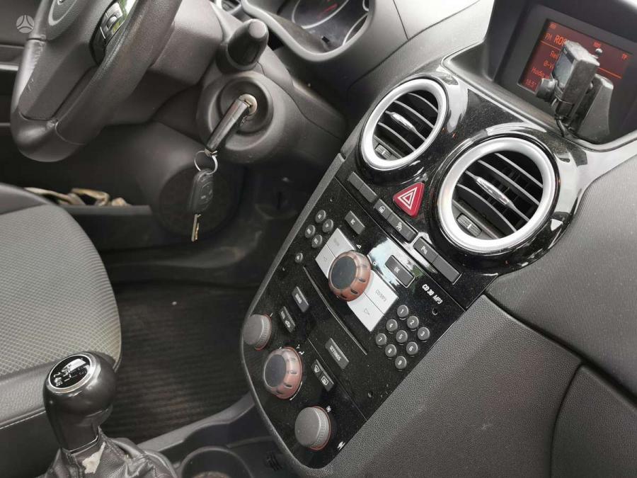 Black Opel Corsa 2008 in Vilnius, with an engine capacity of 1.69 L and mileage of 266 thousand km for 800 €, photo 19 on AUTOMOTO.COM.LV