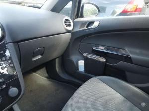 Black Opel Corsa 2008 in Vilnius, with an engine capacity of 1.69 L and mileage of 266 thousand km for 800 €, photo 25 on AUTOMOTO.COM.LV