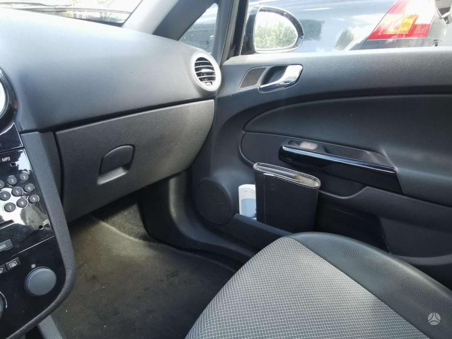 Black Opel Corsa 2008 in Vilnius, with an engine capacity of 1.69 L and mileage of 266 thousand km for 800 €, photo 25 on AUTOMOTO.COM.LV
