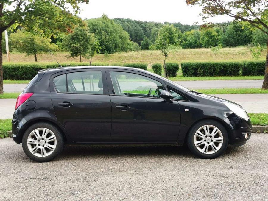 Black Opel Corsa 2008 in Vilnius, with an engine capacity of 1.69 L and mileage of 266 thousand km for 800 €, photo 28 on AUTOMOTO.COM.LV