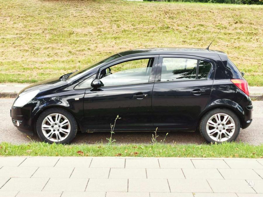 Black Opel Corsa 2008 in Vilnius, with an engine capacity of 1.69 L and mileage of 266 thousand km for 800 €, photo 29 on AUTOMOTO.COM.LV