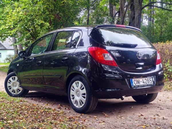 Opel Corsa 2008 in Preili on AUTOMOTO.COM.LV Black Opel Corsa 2008 in Preili, with an engine capacity of 1.20 L and mileage of 163 thousand km for 2490 €, photo 4 on AUTOMOTO.COM.LV