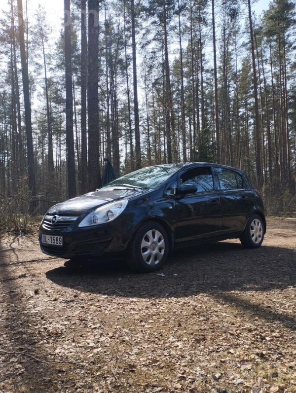 Black Opel Corsa 2008 in Daugavpils, with an engine capacity of 1.30 L and mileage of 315 thousand km for 1750 €, photo 1 on AUTOMOTO.COM.LV