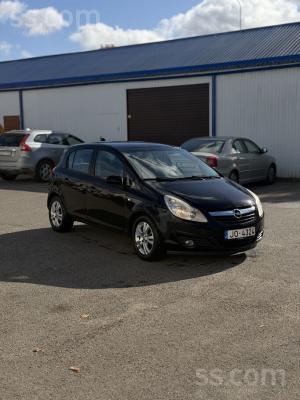 Black Opel Corsa 2009 in Daugavpils, with an engine capacity of 1.30 L and mileage of 217 thousand km for 1090 €, photo 3 on AUTOMOTO.COM.LV