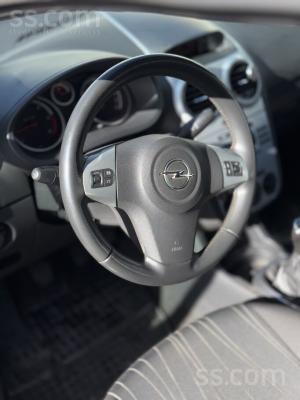 Black Opel Corsa 2009 in Daugavpils, with an engine capacity of 1.30 L and mileage of 217 thousand km for 1090 €, photo 6 on AUTOMOTO.COM.LV