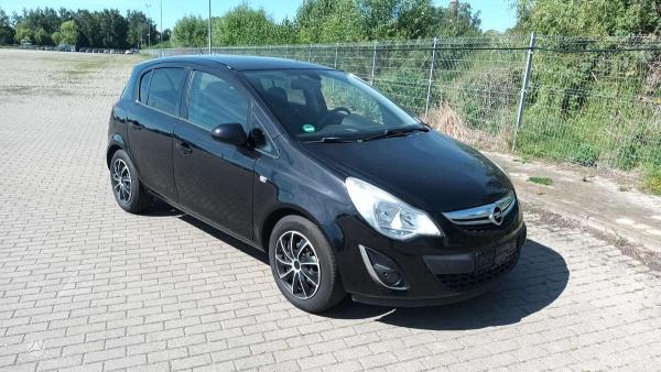 Black Opel Corsa 2011 in Marijampole, with an engine capacity of 1.39 L and mileage of 192 thousand km for 2700 €, photo 3 on AUTOMOTO.COM.LV