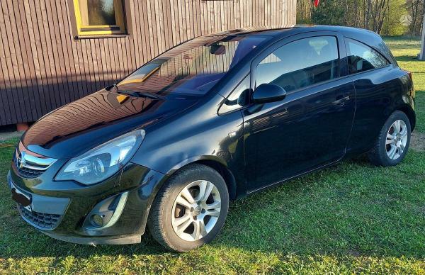 Melns Opel Corsa 2011 Viļņa, ar dzinēja tilpumu 1.25 L un nobraukumu 253 tūkst. km par 2390 €, foto 2 vietnē AUTOMOTO.COM.LV