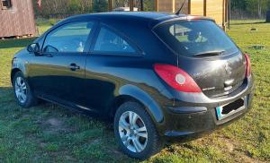 Black Opel Corsa 2011 in Vilnius, with an engine capacity of 1.25 L and mileage of 253 thousand km for 2390 €, photo 7 on AUTOMOTO.COM.LV