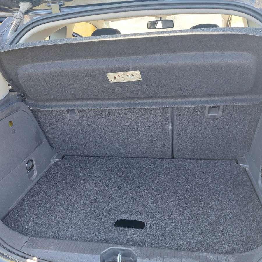 Black Opel Corsa 2011 in Vilnius, with an engine capacity of 1.25 L and mileage of 253 thousand km for 2390 €, photo 11 on AUTOMOTO.COM.LV