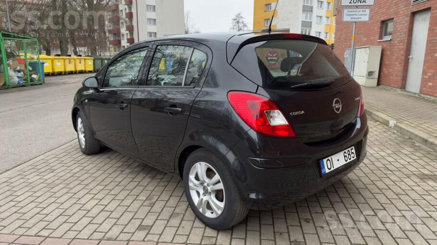 Black Opel Corsa 2012 in Liepaja, with an engine capacity of 1.30 L and mileage of 265 thousand km for 3300 €, photo 6 on AUTOMOTO.COM.LV