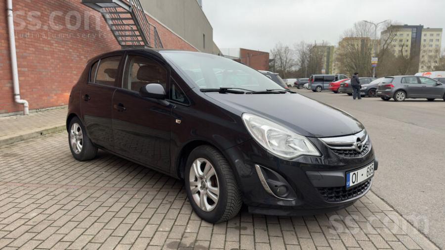 Black Opel Corsa 2012 in Liepaja, with an engine capacity of 1.30 L and mileage of 265 thousand km for 2850 €, photo 3 on AUTOMOTO.COM.LV