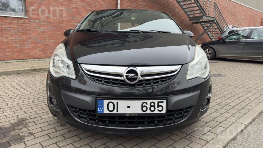 Black Opel Corsa 2012 in Liepaja, with an engine capacity of 1.30 L and mileage of 265 thousand km for 2850 €, photo 4 on AUTOMOTO.COM.LV