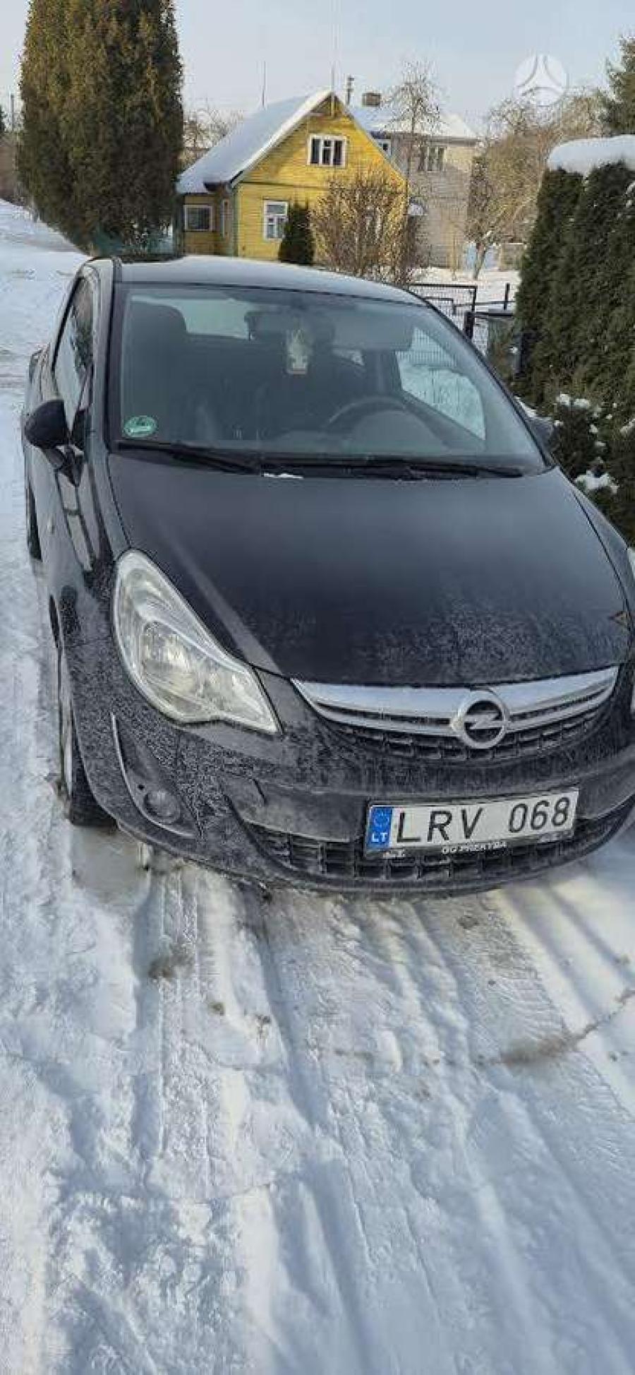 Black Opel Corsa 2012 in Kaunas, with an engine capacity of 1.23 L and mileage of 130 thousand km for 900 €, photo 1 on AUTOMOTO.COM.LV