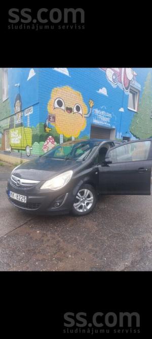 Black Opel Corsa 2012 in Daugavpils, with an engine capacity of 1.30 L and mileage of 289 thousand km for 2250 €, photo 5 on AUTOMOTO.COM.LV