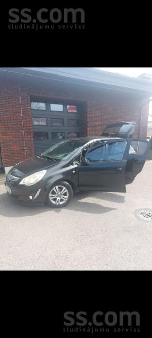 Melns Opel Corsa 2012 Daugavpils, ar dzinēja tilpumu 1.30 L un nobraukumu 289 tūkst. km par 2150 €, foto  vietnē AUTOMOTO.COM.LV