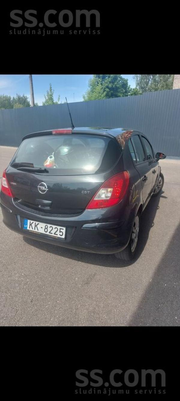 Black Opel Corsa 2012 in Daugavpils, with an engine capacity of 1.30 L and mileage of 289 thousand km for 2150 €, photo 2 on AUTOMOTO.COM.LV