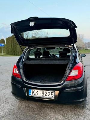 Black Opel Corsa 2012 in Riga, with an engine capacity of 1.30 L and mileage of 251 thousand km for 2300 €, photo 6 on AUTOMOTO.COM.LV