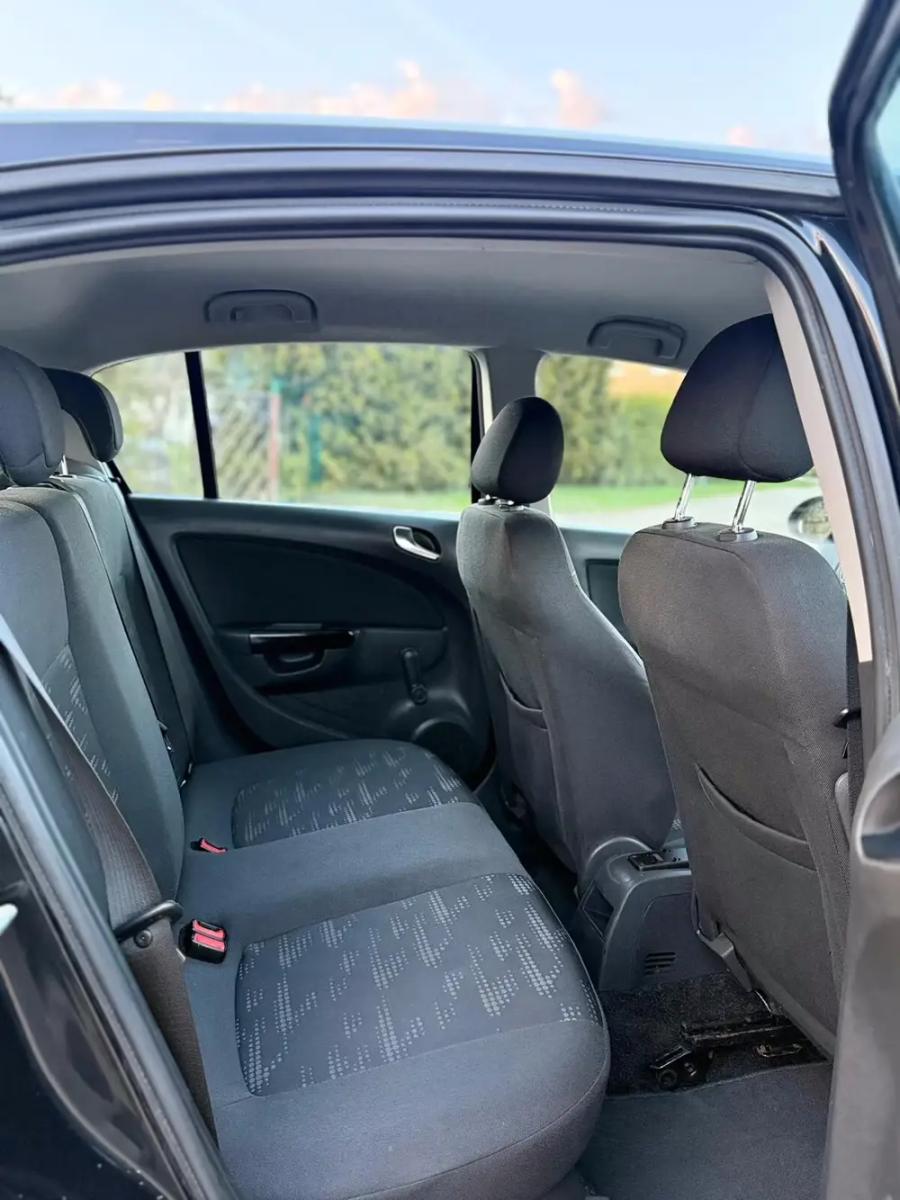 Black Opel Corsa 2012 in Riga, with an engine capacity of 1.30 L and mileage of 251 thousand km for 2300 €, photo 10 on AUTOMOTO.COM.LV