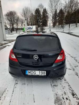 Black Opel Corsa 2013 in Alytus, with an engine capacity of 1.40 L and mileage of 117 thousand km for 3200 €, photo 3 on AUTOMOTO.COM.LV