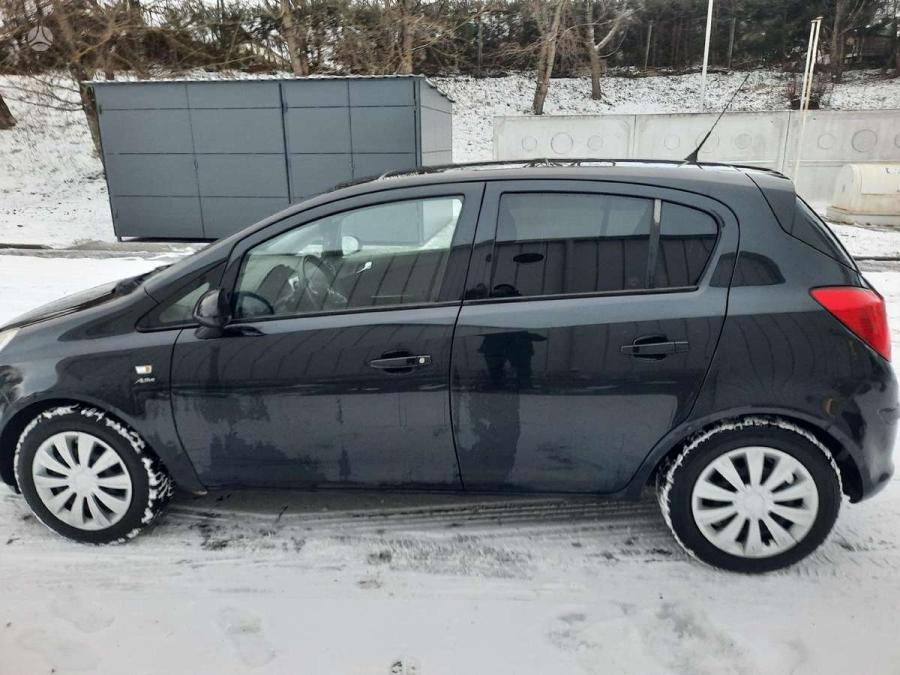 Black Opel Corsa 2013 in Alytus, with an engine capacity of 1.40 L and mileage of 117 thousand km for 3200 €, photo 4 on AUTOMOTO.COM.LV