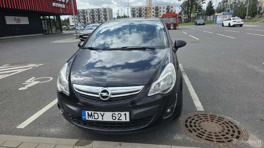 Melns Opel Corsa 2013 Viļņa, ar dzinēja tilpumu 1.20 L un nobraukumu 132 tūkst. km par 2450 €, foto 1 vietnē AUTOMOTO.COM.LV