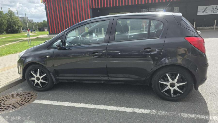 Melns Opel Corsa 2013 Viļņa, ar dzinēja tilpumu 1.20 L un nobraukumu 132 tūkst. km par 2450 €, foto 5 vietnē AUTOMOTO.COM.LV