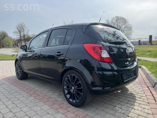 Black Opel Corsa 2013 in Cesis, with an engine capacity of 1.30 L and mileage of 224 thousand km for 3950 €, photo 6 on AUTOMOTO.COM.LV