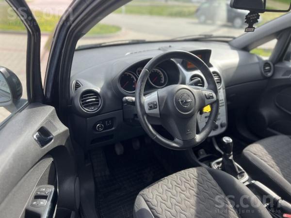 Black Opel Corsa 2013 in Cesis, with an engine capacity of 1.30 L and mileage of 224 thousand km for 3950 €, photo 10 on AUTOMOTO.COM.LV