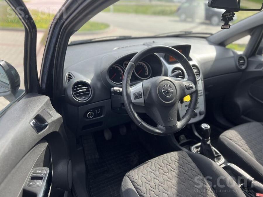 Black Opel Corsa 2013 in Cesis, with an engine capacity of 1.30 L and mileage of 224 thousand km for 3950 €, photo 10 on AUTOMOTO.COM.LV