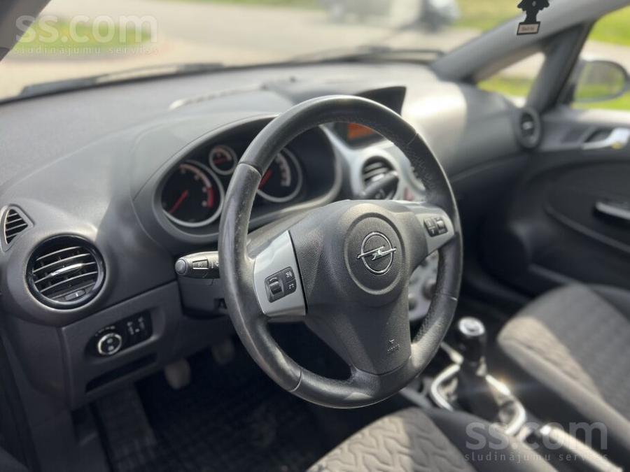 Black Opel Corsa 2013 in Cesis, with an engine capacity of 1.30 L and mileage of 224 thousand km for 3950 €, photo 11 on AUTOMOTO.COM.LV