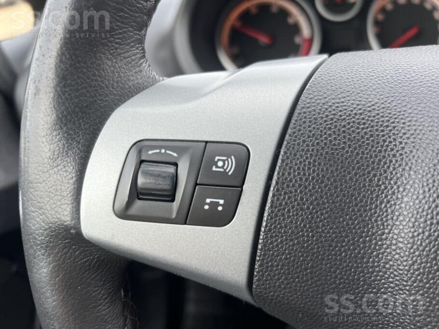 Black Opel Corsa 2013 in Cesis, with an engine capacity of 1.30 L and mileage of 224 thousand km for 3950 €, photo 20 on AUTOMOTO.COM.LV
