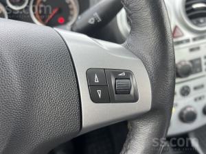 Black Opel Corsa 2013 in Cesis, with an engine capacity of 1.30 L and mileage of 224 thousand km for 3950 €, photo 21 on AUTOMOTO.COM.LV