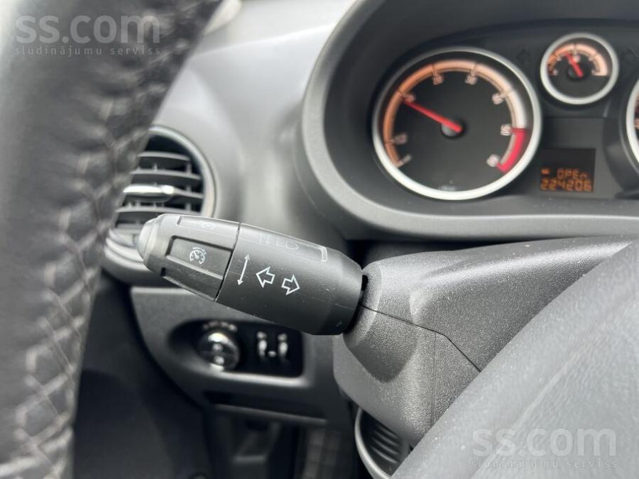 Black Opel Corsa 2013 in Cesis, with an engine capacity of 1.30 L and mileage of 224 thousand km for 3950 €, photo 22 on AUTOMOTO.COM.LV