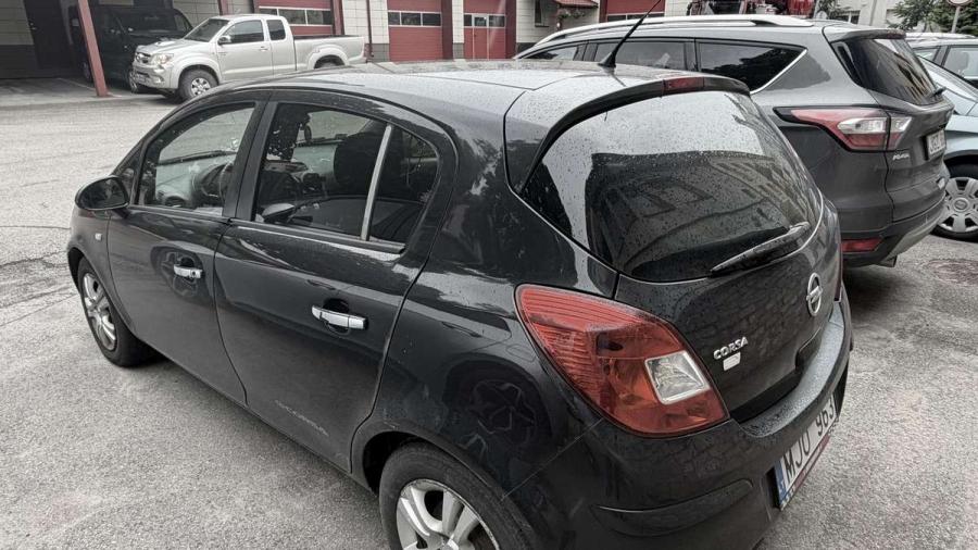 Melns Opel Corsa 2014 Tauragė, ar dzinēja tilpumu 1.23 L un nobraukumu 238 tūkst. km par 3300 €, foto 5 vietnē AUTOMOTO.COM.LV