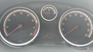 Melns Opel Corsa 2014 Tauragė, ar dzinēja tilpumu 1.23 L un nobraukumu 238 tūkst. km par 3300 €, foto 8 vietnē AUTOMOTO.COM.LV