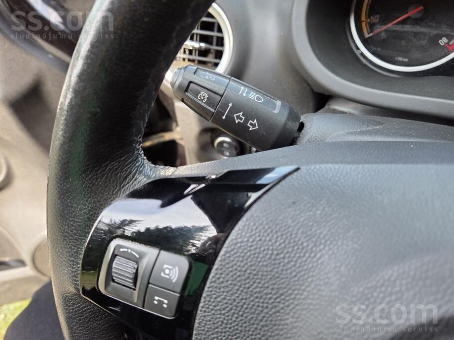 Melns Opel Corsa 2014 Kuldīga, ar dzinēja tilpumu 1.40 L un nobraukumu 282 tūkst. km par 3850 €, foto 12 vietnē AUTOMOTO.COM.LV
