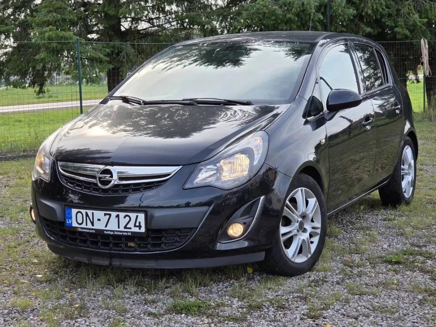Melns Opel Corsa 2014 Kuldīga, ar dzinēja tilpumu 1.40 L un nobraukumu 282 tūkst. km par 3850 €, foto 1 vietnē AUTOMOTO.COM.LV