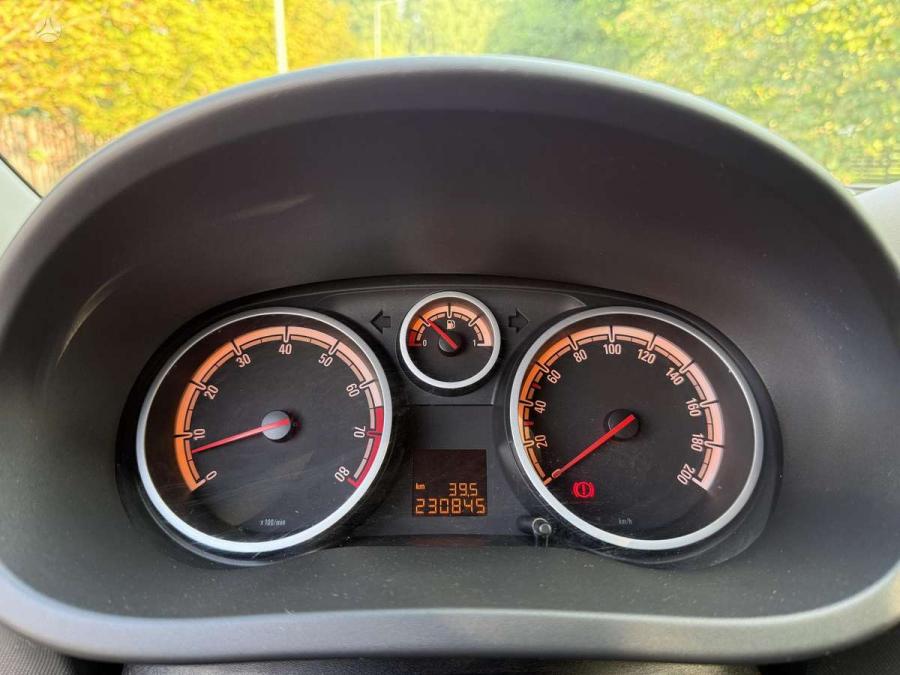 Black Opel Corsa 2014 in Vilnius, with an engine capacity of 1.20 L and mileage of 220 thousand km for 1650 €, photo 15 on AUTOMOTO.COM.LV