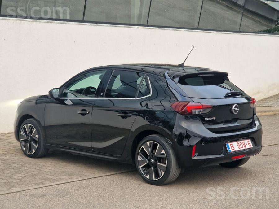 Black Opel Corsa 2020 in Riga, with an engine capacity of 1.30 L and mileage of 150 thousand km for 9555 €, photo 6 on AUTOMOTO.COM.LV