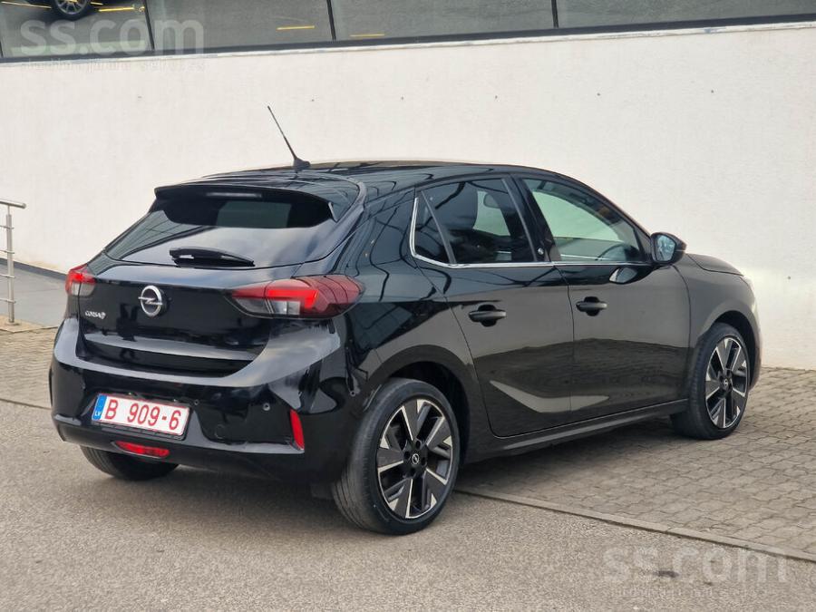 Black Opel Corsa 2020 in Riga, with an engine capacity of 1.30 L and mileage of 150 thousand km for 9555 €, photo 8 on AUTOMOTO.COM.LV