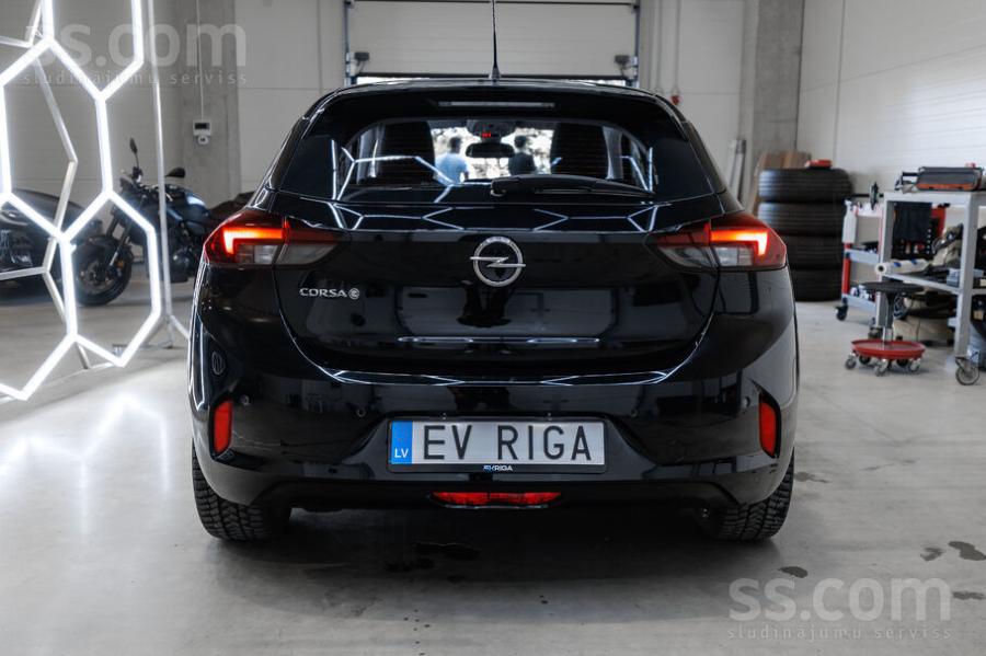 Black Opel Corsa 2021 in Riga, with an engine capacity of 0.00 L and mileage of 69 thousand km for 17190 €, photo 7 on AUTOMOTO.COM.LV