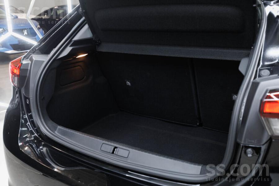 Black Opel Corsa 2021 in Riga, with an engine capacity of 0.00 L and mileage of 69 thousand km for 17190 €, photo 10 on AUTOMOTO.COM.LV