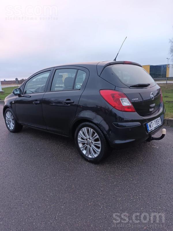 Melns Opel Corsa 2011 Rīga, ar dzinēja tilpumu 1.70 L un nobraukumu 304 tūkst. km par 3190 €, foto 6 vietnē AUTOMOTO.COM.LV