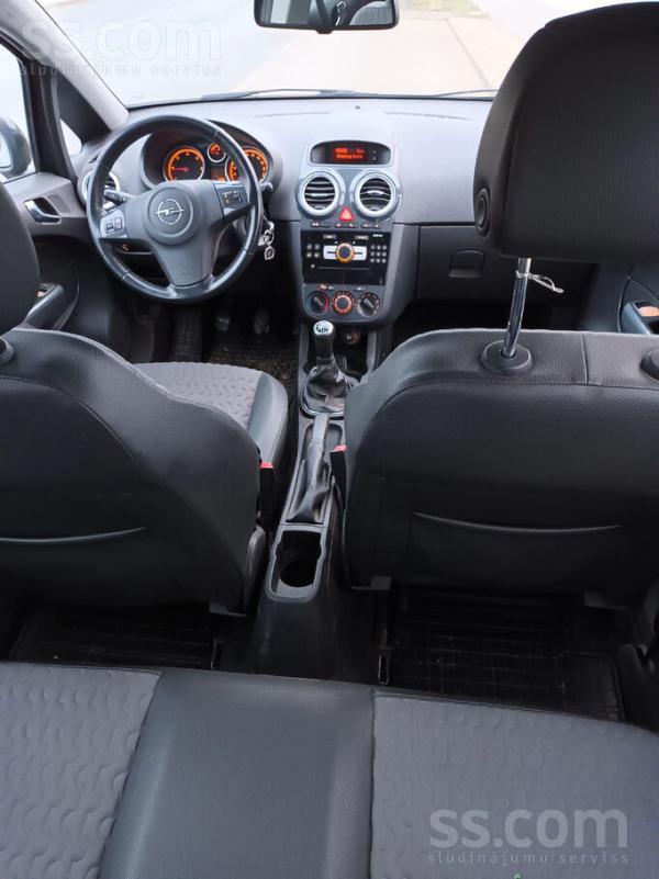 Melns Opel Corsa 2011 Rīga, ar dzinēja tilpumu 1.70 L un nobraukumu 304 tūkst. km par 2800 €, foto 4 vietnē AUTOMOTO.COM.LV