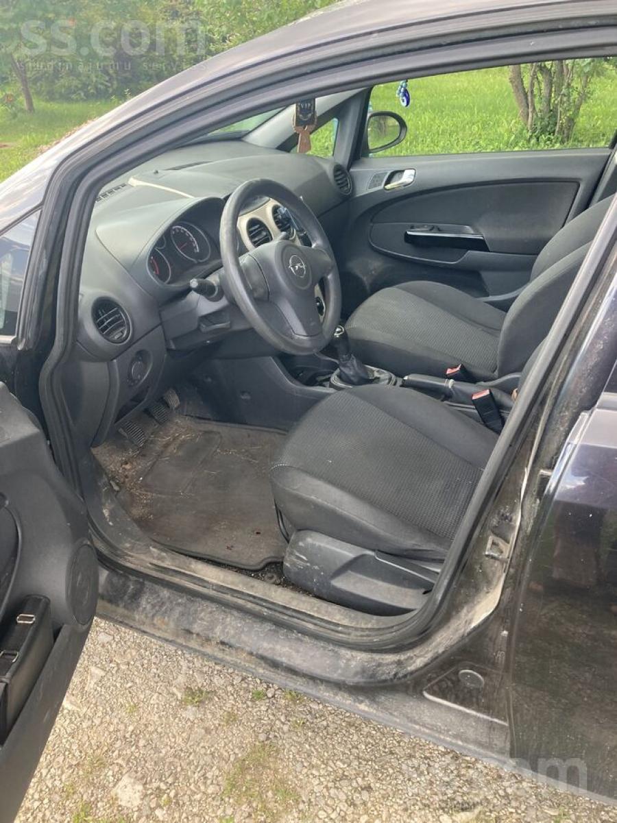 Melns Opel Corsa 2008 Rīga, ar dzinēja tilpumu 1.20 L un nobraukumu 305 tūkst. km par 1000 €, foto 6 vietnē AUTOMOTO.COM.LV