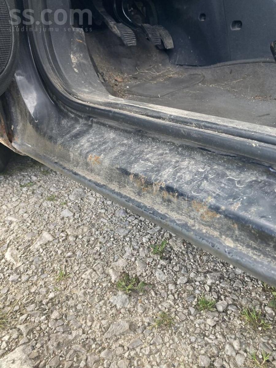 Melns Opel Corsa 2008 Rīga, ar dzinēja tilpumu 1.20 L un nobraukumu 305 tūkst. km par 1000 €, foto 8 vietnē AUTOMOTO.COM.LV