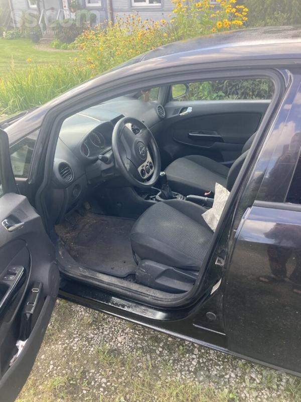 Melns Opel Corsa 2008 Rīga, ar dzinēja tilpumu 1.30 L un nobraukumu 305 tūkst. km par 800 €, foto 4 vietnē AUTOMOTO.COM.LV