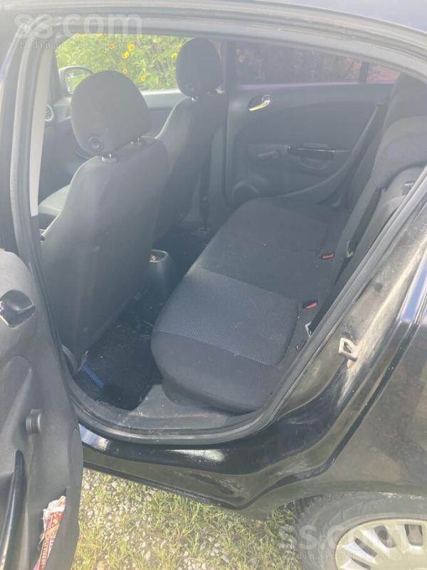 Melns Opel Corsa 2008 Rīga, ar dzinēja tilpumu 1.30 L un nobraukumu 305 tūkst. km par 800 €, foto 5 vietnē AUTOMOTO.COM.LV