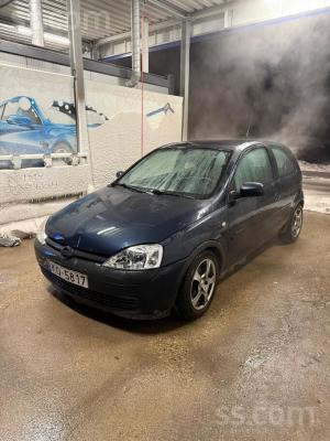 Zils Opel Corsa 2001 Valmiera, ar dzinēja tilpumu 1.00 L un nobraukumu 245 tūkst. km par 1000 €, foto  vietnē AUTOMOTO.COM.LV